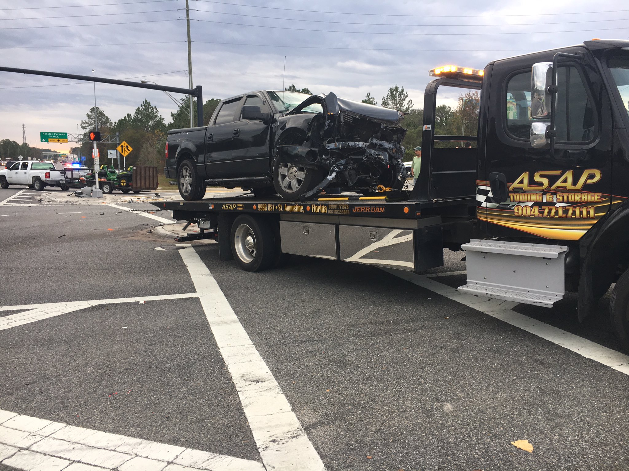 1 critically injured in multi-vehicle crash on Race Track Road | WJAX-TV